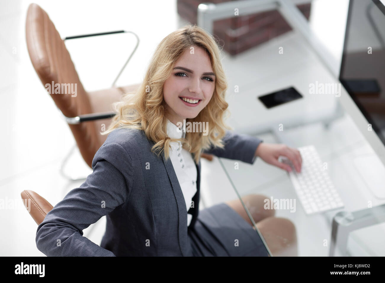 business woman typing on computer keyboard Stock Photo - Alamy
