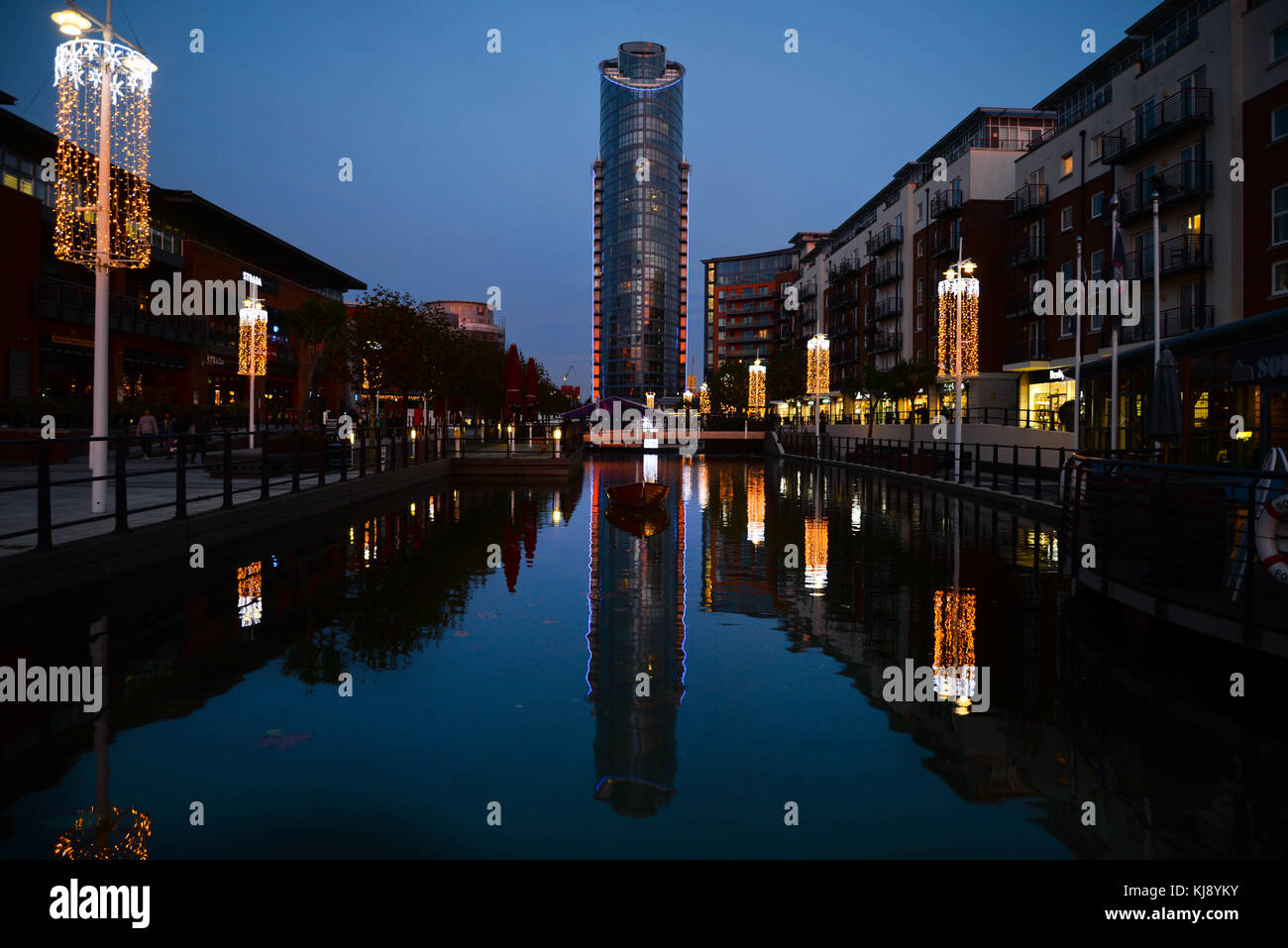Tower block portsmouth england hi-res stock photography and images - Alamy