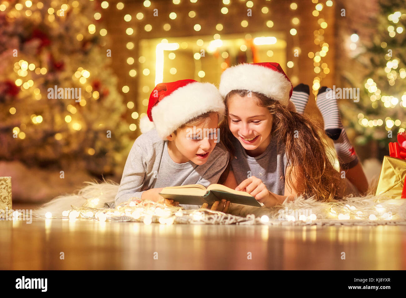 Children christmas book hi-res stock photography and images - Alamy