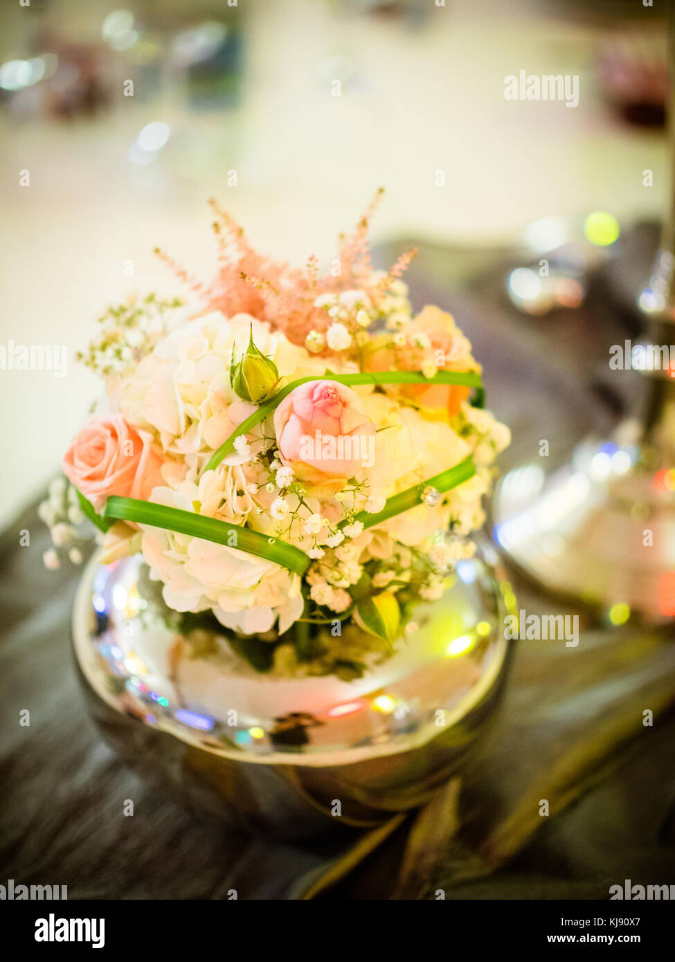 Posh dinner table setting hi-res stock photography and images - Alamy