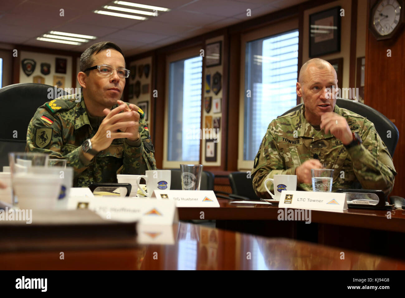 U.S. Army Lt. Col. Richard Towner, right, briefs German army Brig. Gen ...