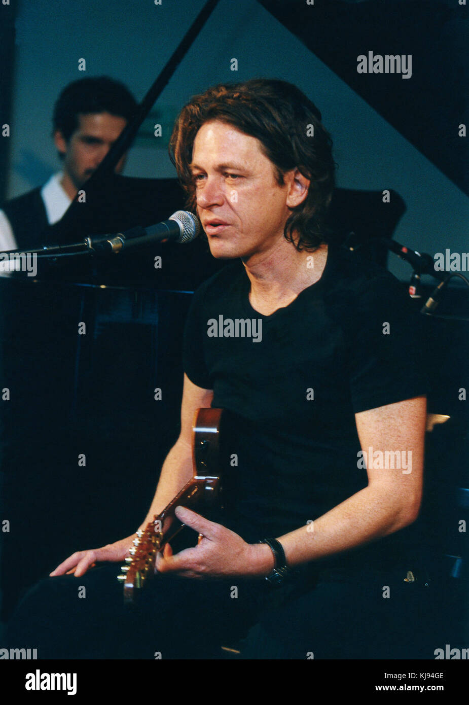 DOMINIC MILLER British-American musician 2004 Stock Photo - Alamy