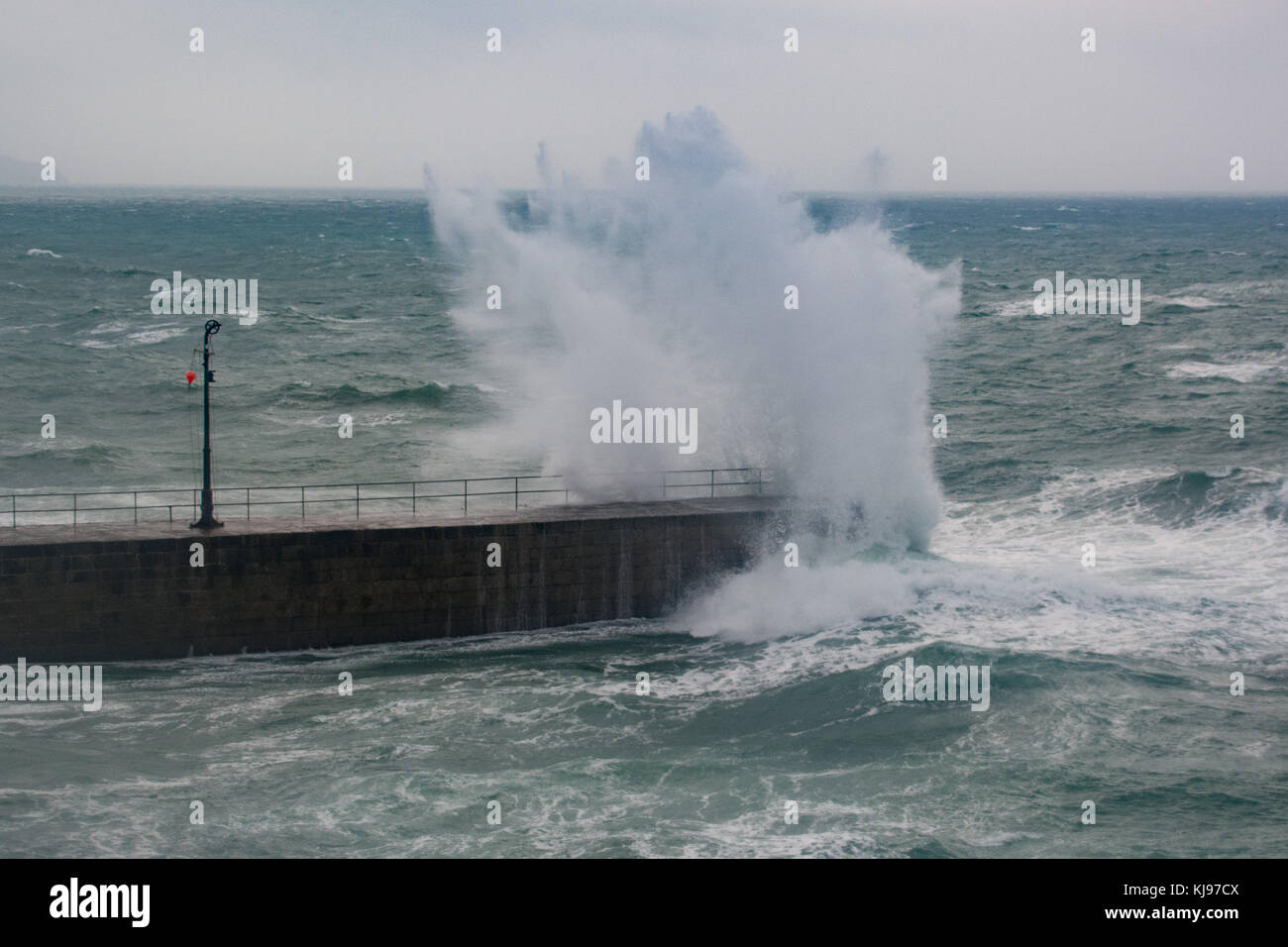 Strong gusting winds hi-res stock photography and images - Alamy