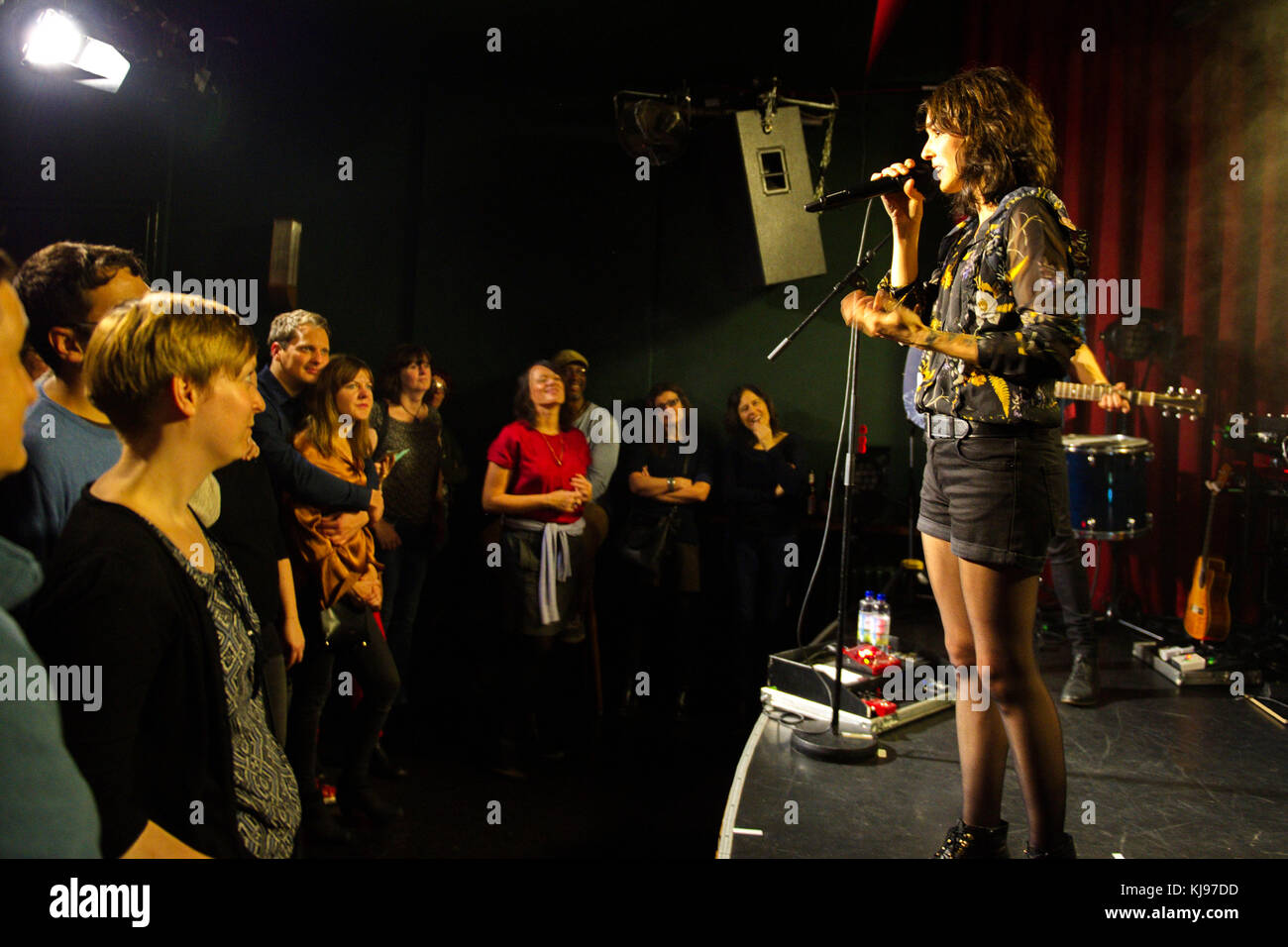 Berlin, Germany. 21st Nov, 2017. Sophie Burande of Carrousel performs ...