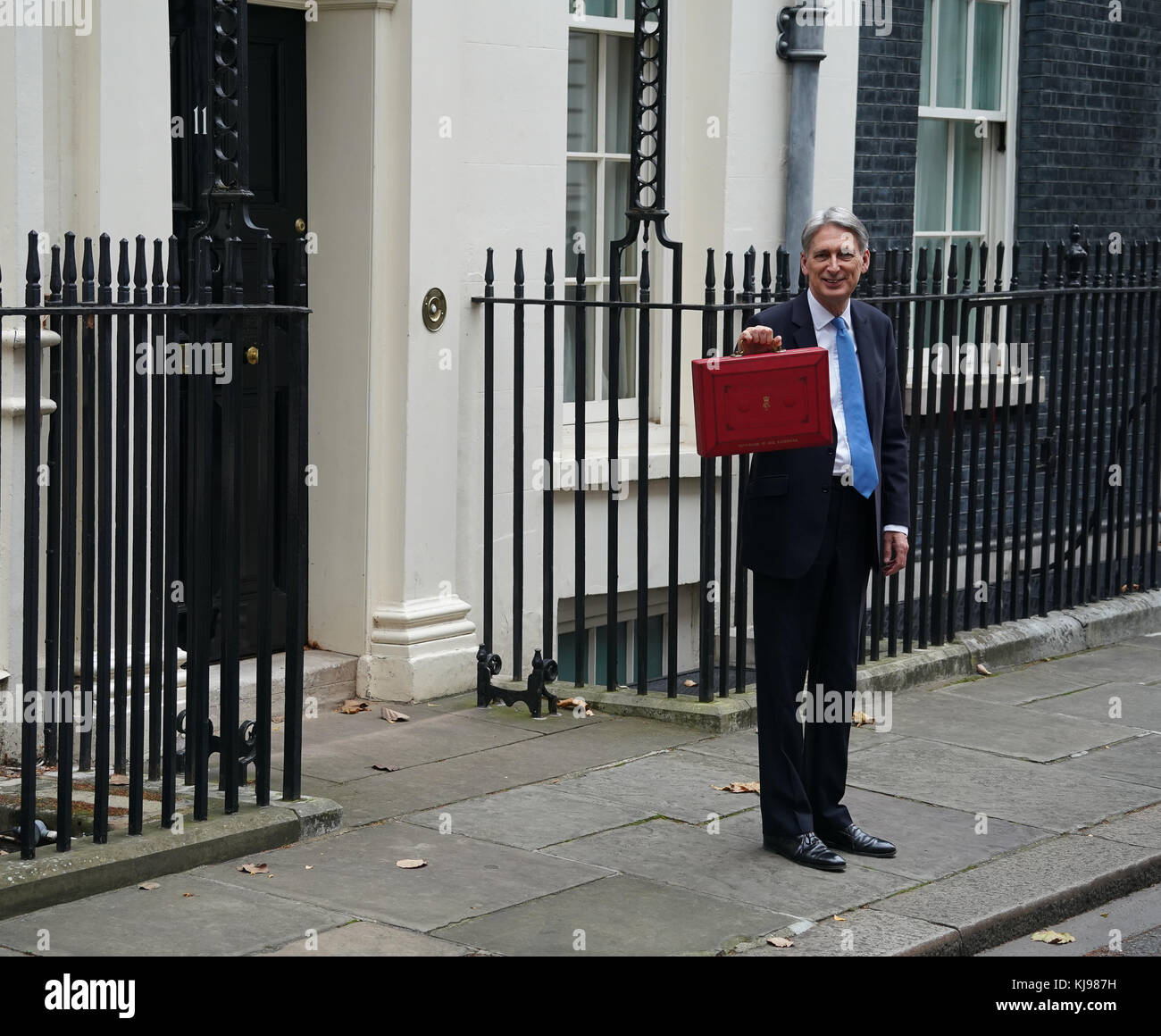 Ministerial red box hi-res stock photography and images - Alamy