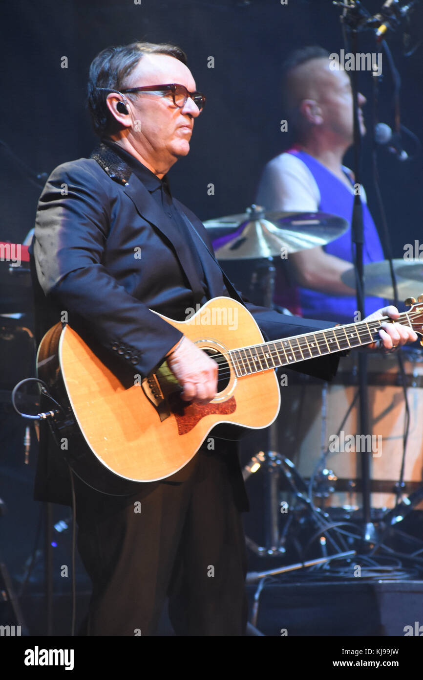 New York, New York, USA. 19th Nov, 2017. CHRIS DIFFORD of SQUEEZE ...