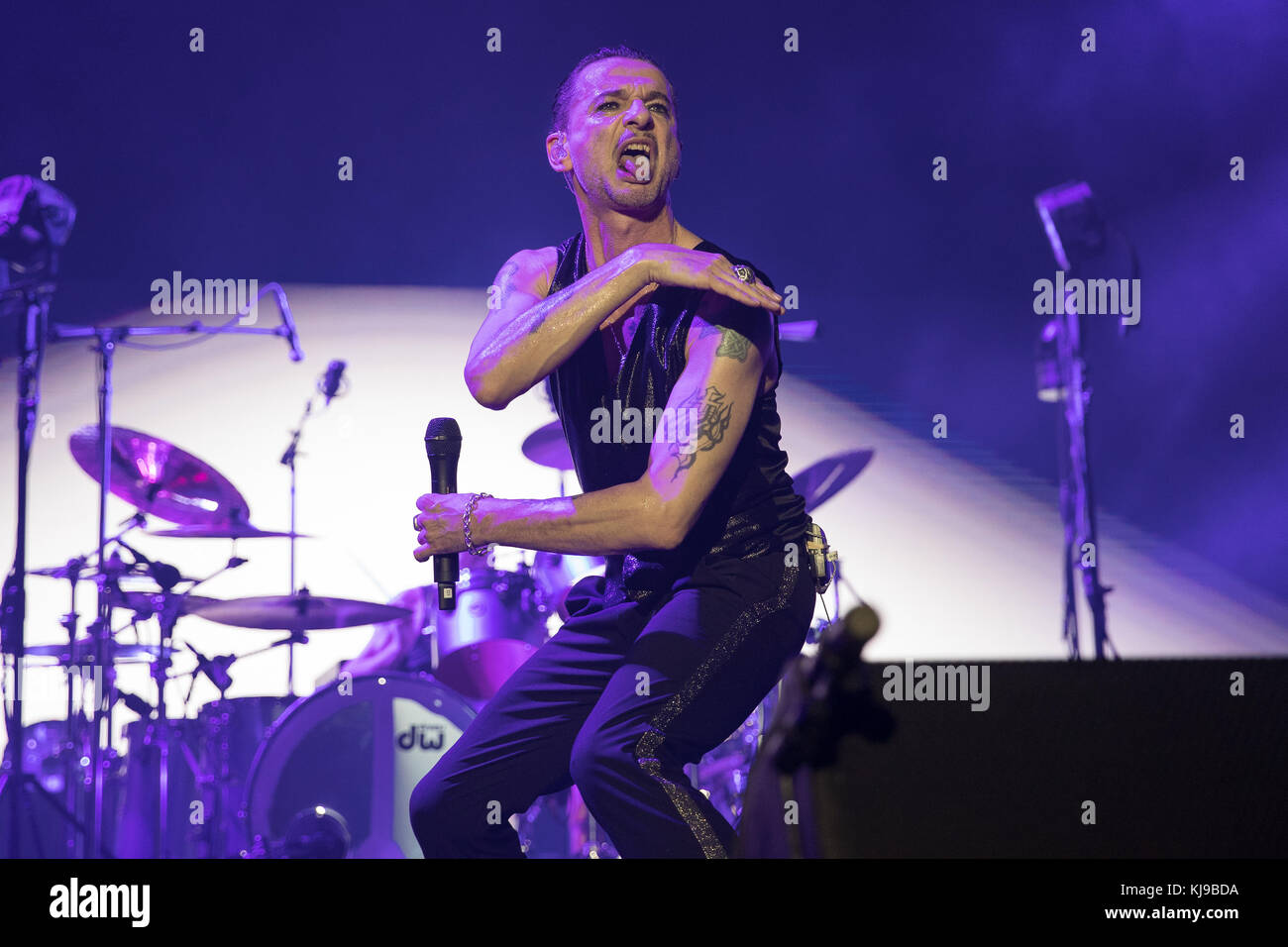 London, UK. 22nd Nov, 2017. Dave Gahan of Depeche Mode performs at The ...