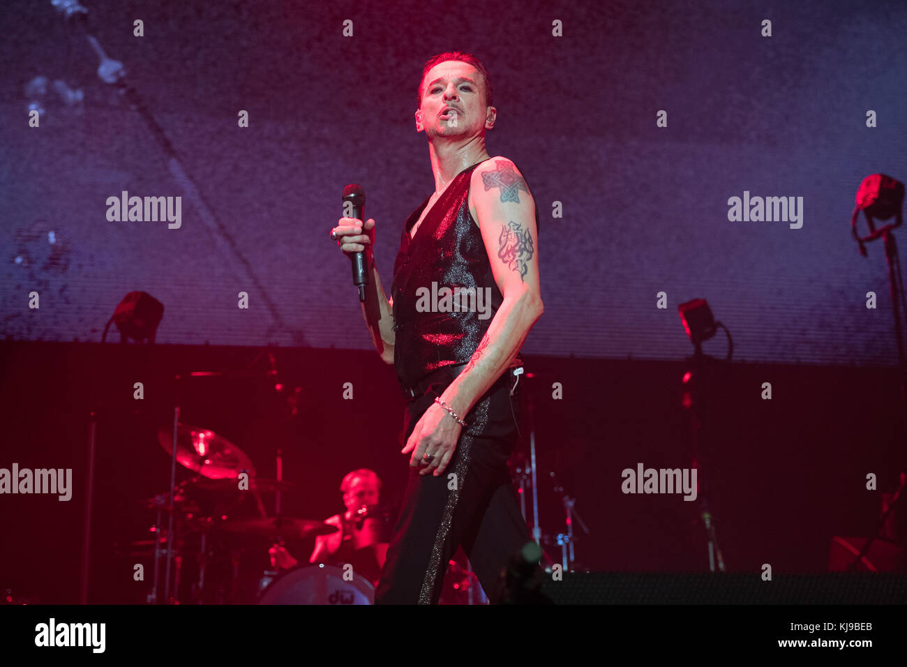 London, UK. 22nd Nov, 2017. Dave Gahan of Depeche Mode performs at The ...