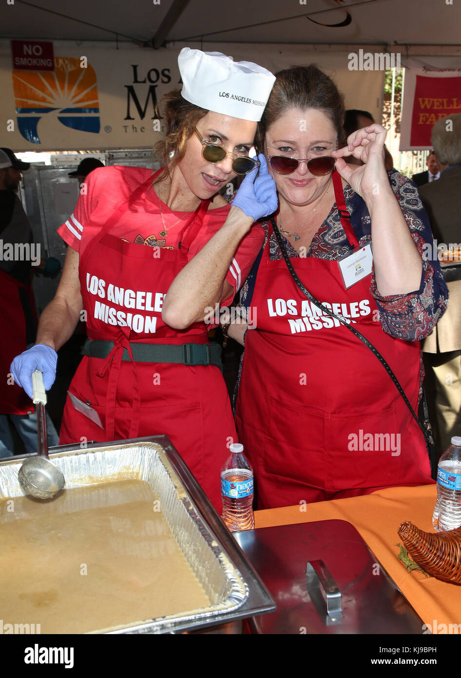 Los Angeles, Ca, USA. 22nd Nov, 2017. Minnie Driver, Camryn Manhein, at ...