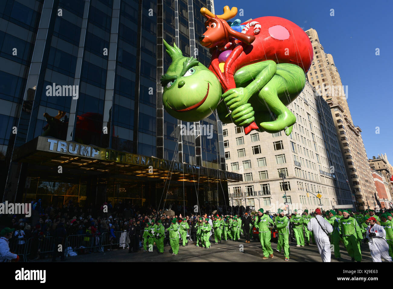 The grinch hi-res stock photography and images - Alamy