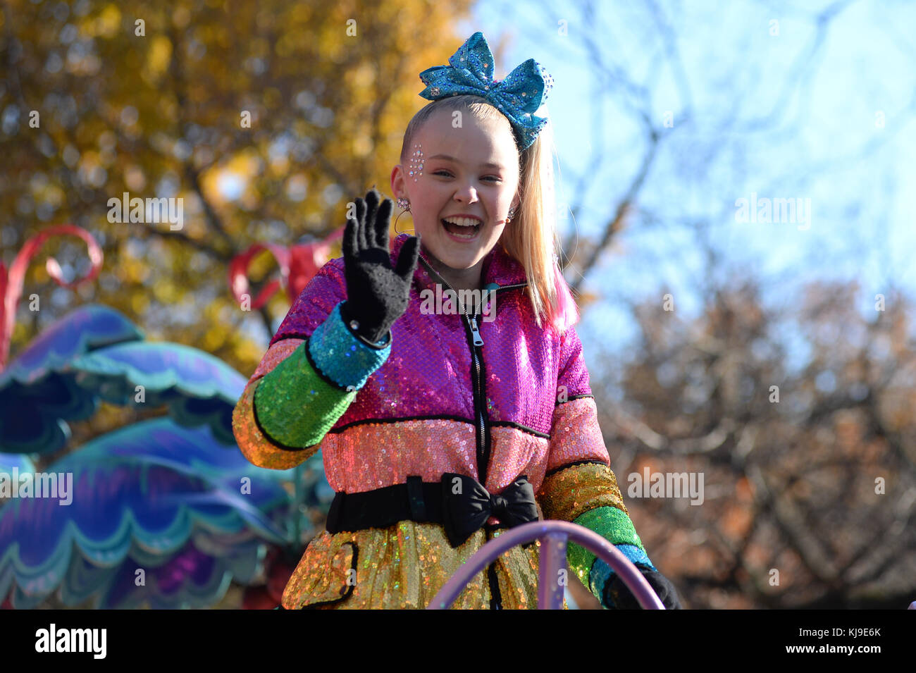 Jojo siwa hi-res stock photography and images - Alamy