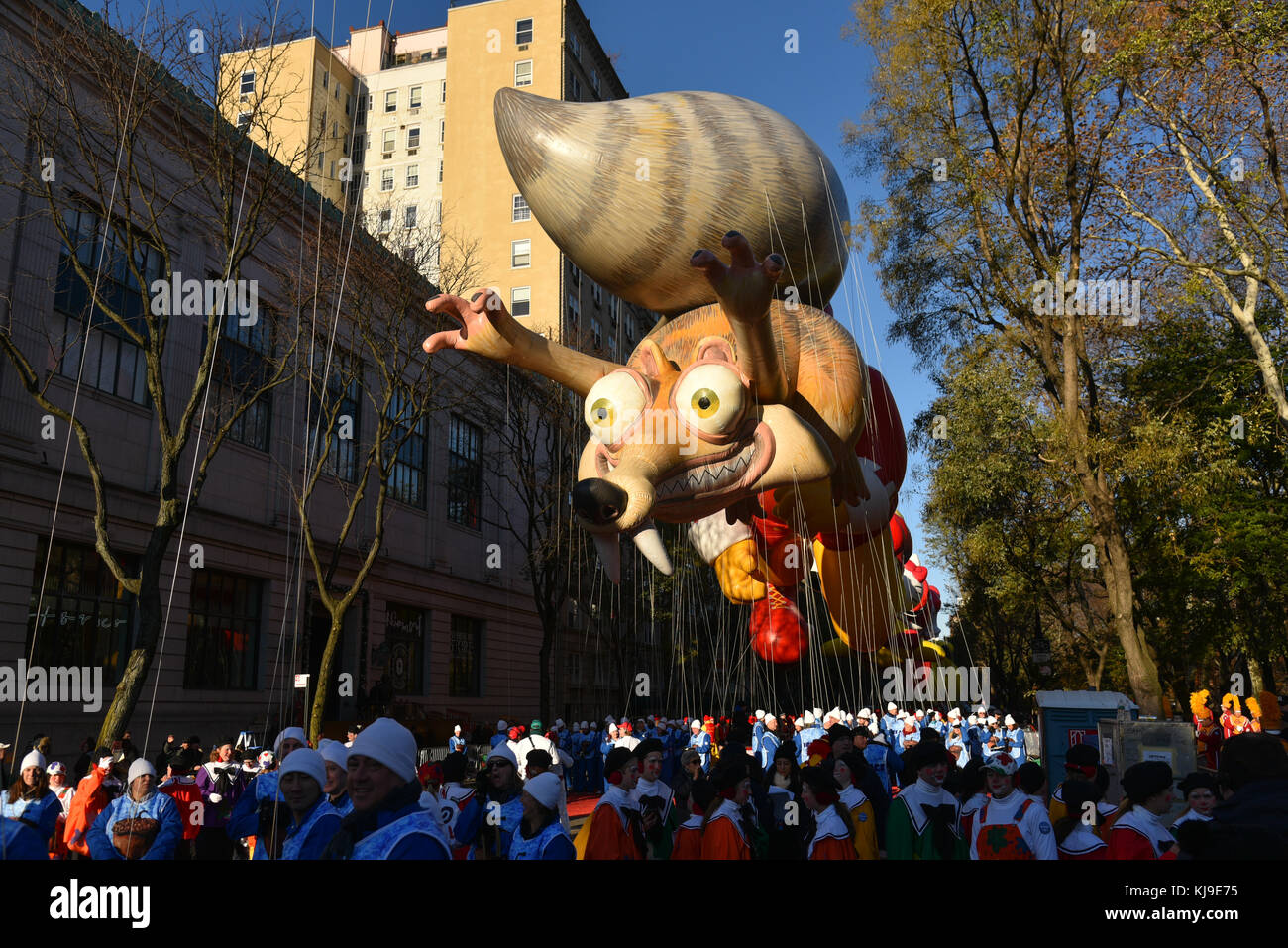 New York, USA. 23rd November, 2017. Ice Age's Scrat & His Acorn balloon ...