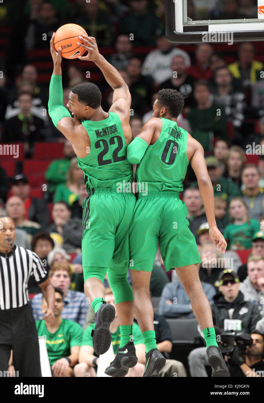 November 23, 2017: Oregon Ducks forward Mikyle McIntosh (22) takes down ...