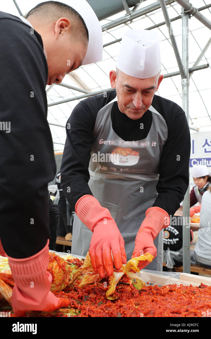 24th Nov, 2017. U.S. Marine commander makes kimchi Major Gen. James ...
