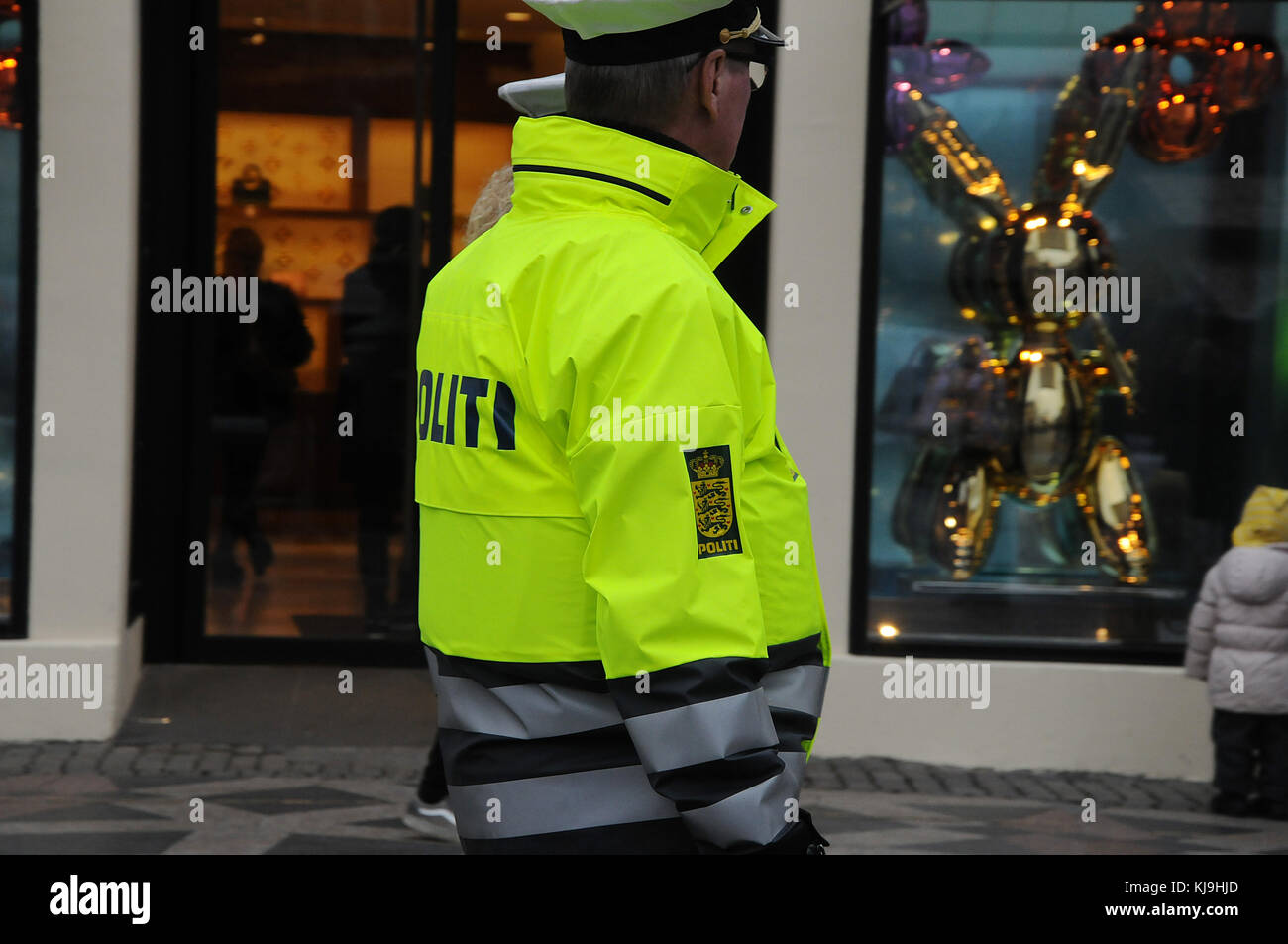 Copenhagen, Denmark. 24th November, 2017. Danish police officers patrol ...