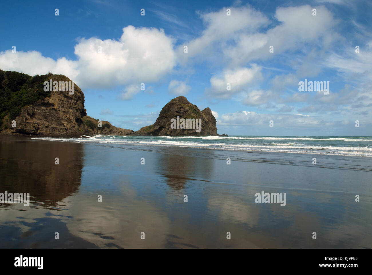 Piha Beach, New Zealand Stock Photo - Alamy
