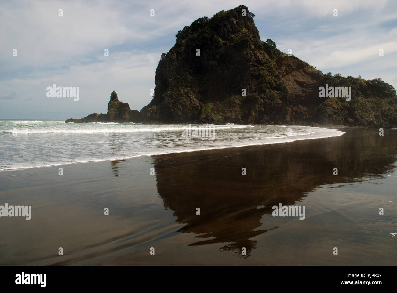 Piha Beach, New Zealand Stock Photo - Alamy