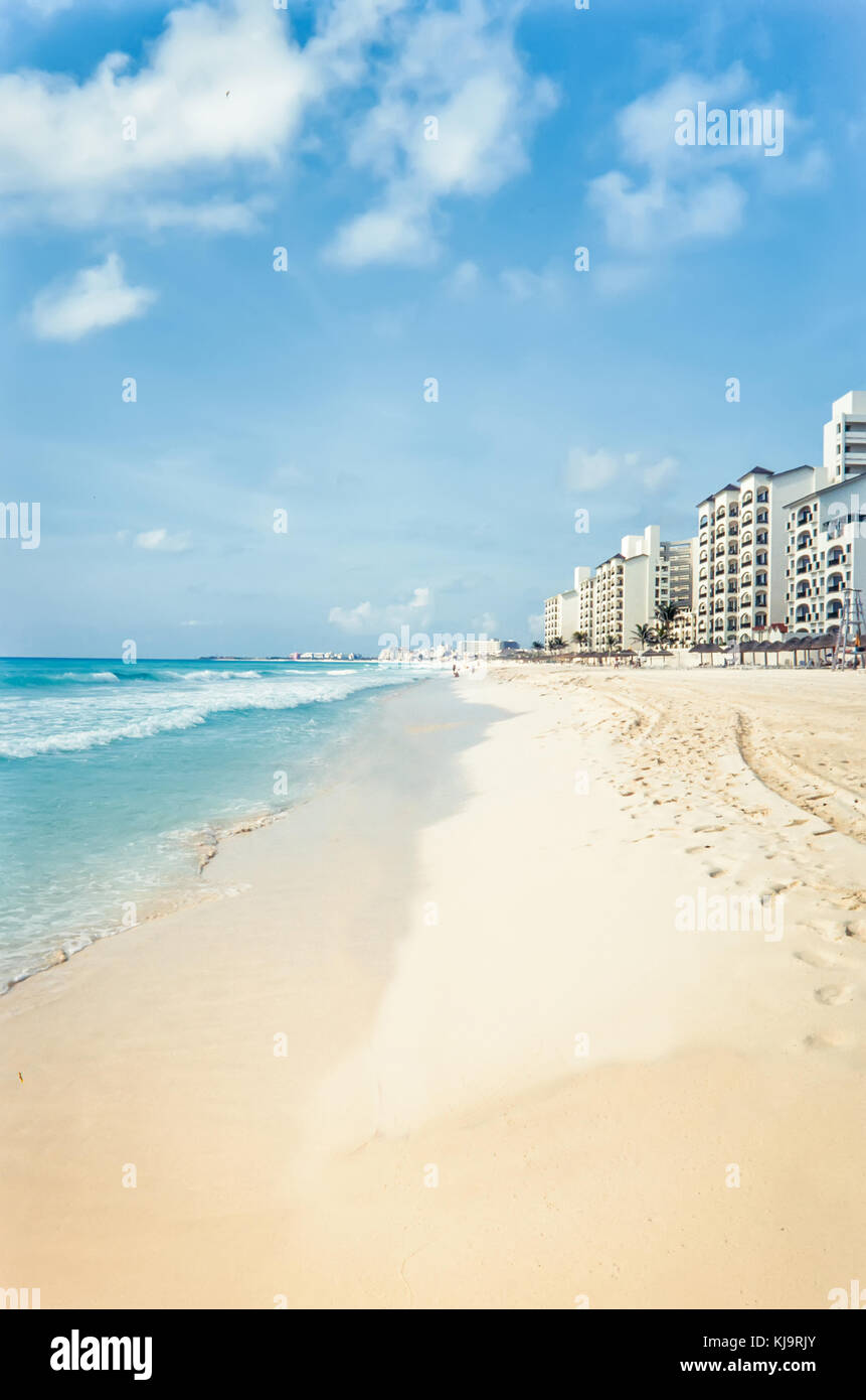 Cancun sand hi-res stock photography and images - Alamy