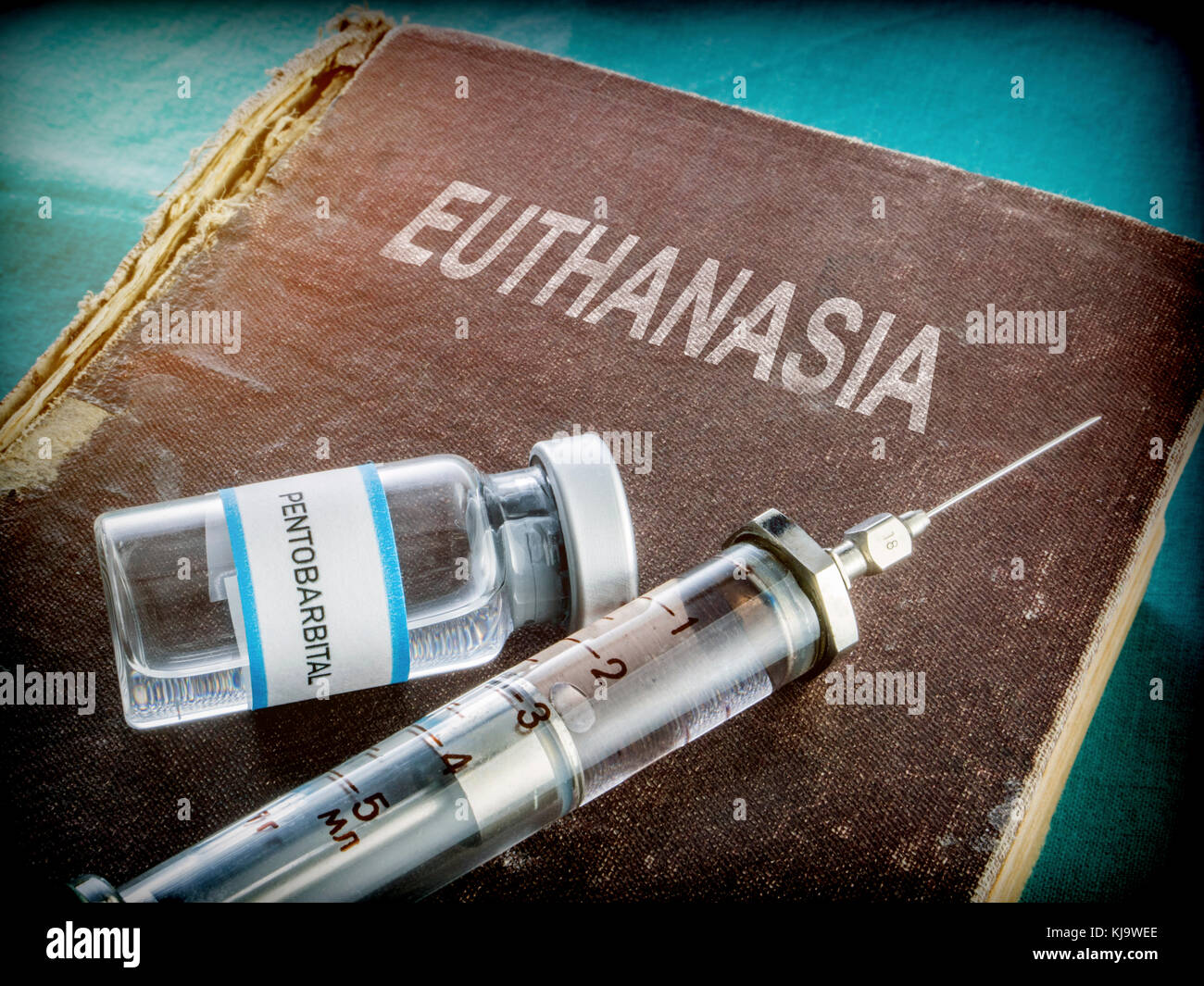 Venom syringe hi-res stock photography and images - Alamy