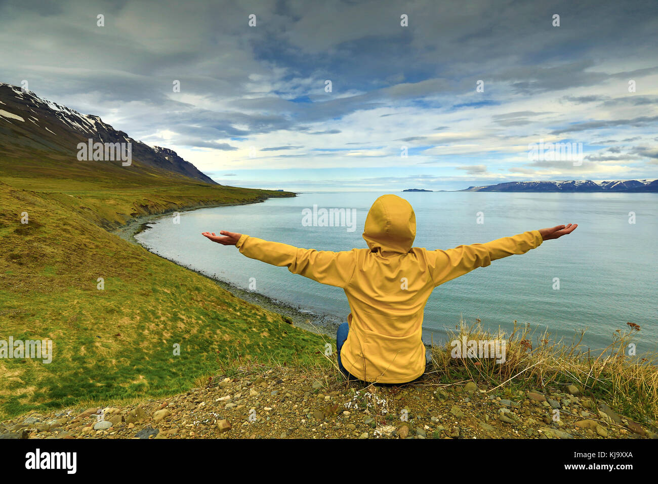 Woman contemplating a beautiful landscape Stock Photo - Alamy
