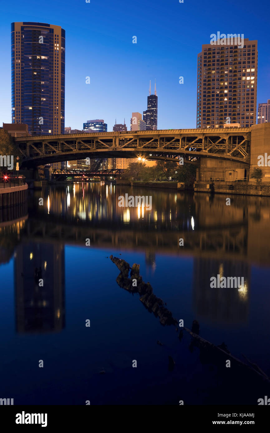 Chicago River and Ohio Street Bridge. Chicago, Illinois, USA Stock ...