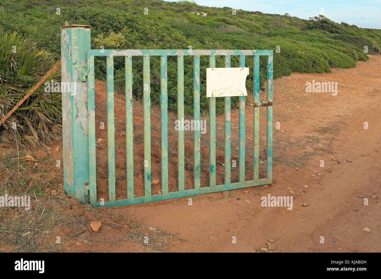 Open gate hi-res stock photography and images - Alamy