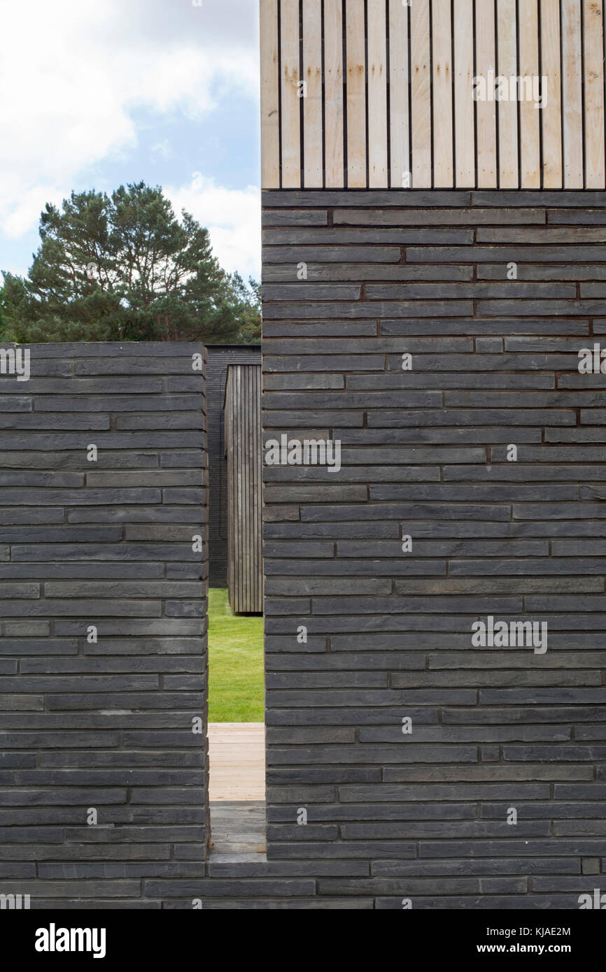 Timber cladding detail hi-res stock photography and images - Alamy