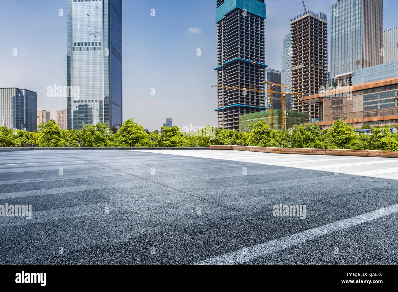 Empty Road with modern business office building Stock Photo - Alamy