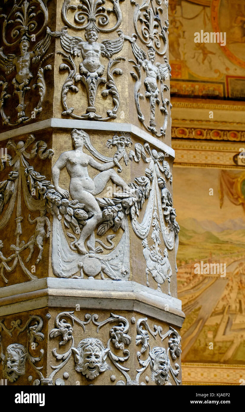 decorative column with carved figures, florence, italy Stock Photo - Alamy