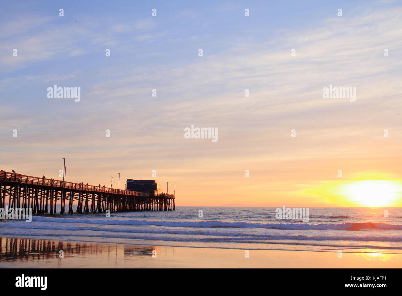 Newport beach jetty hi-res stock photography and images - Alamy