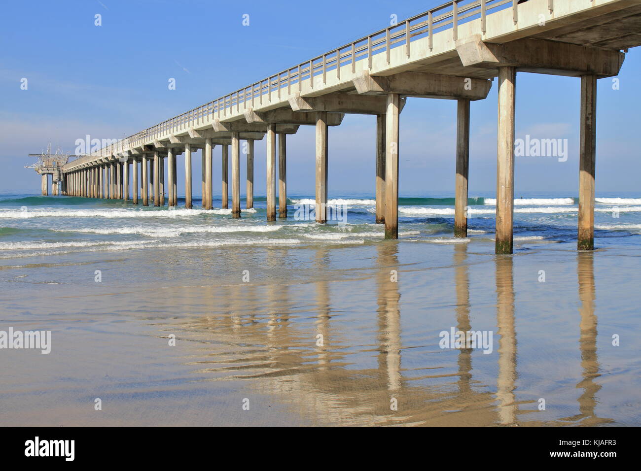 Ellen browning memorial scripps pier hi-res stock photography and ...