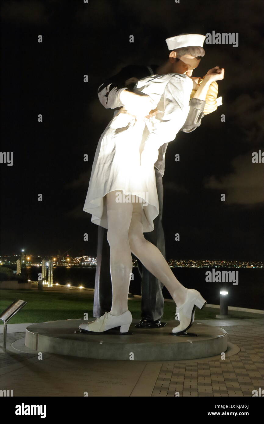 Victory kiss hi-res stock photography and images - Alamy