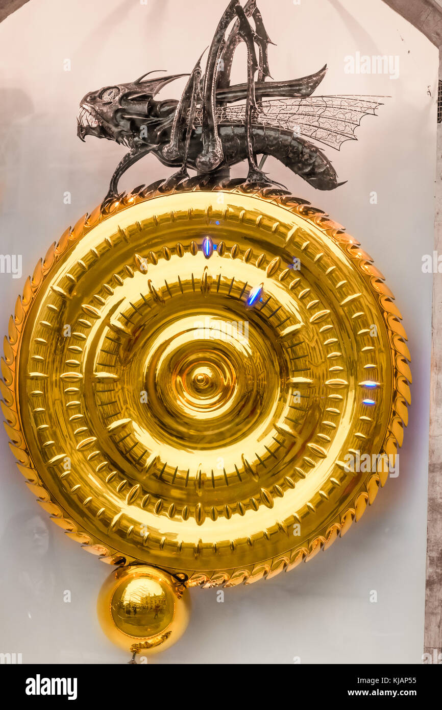 Corpus christi gold clock cambridge hi-res stock photography and images ...