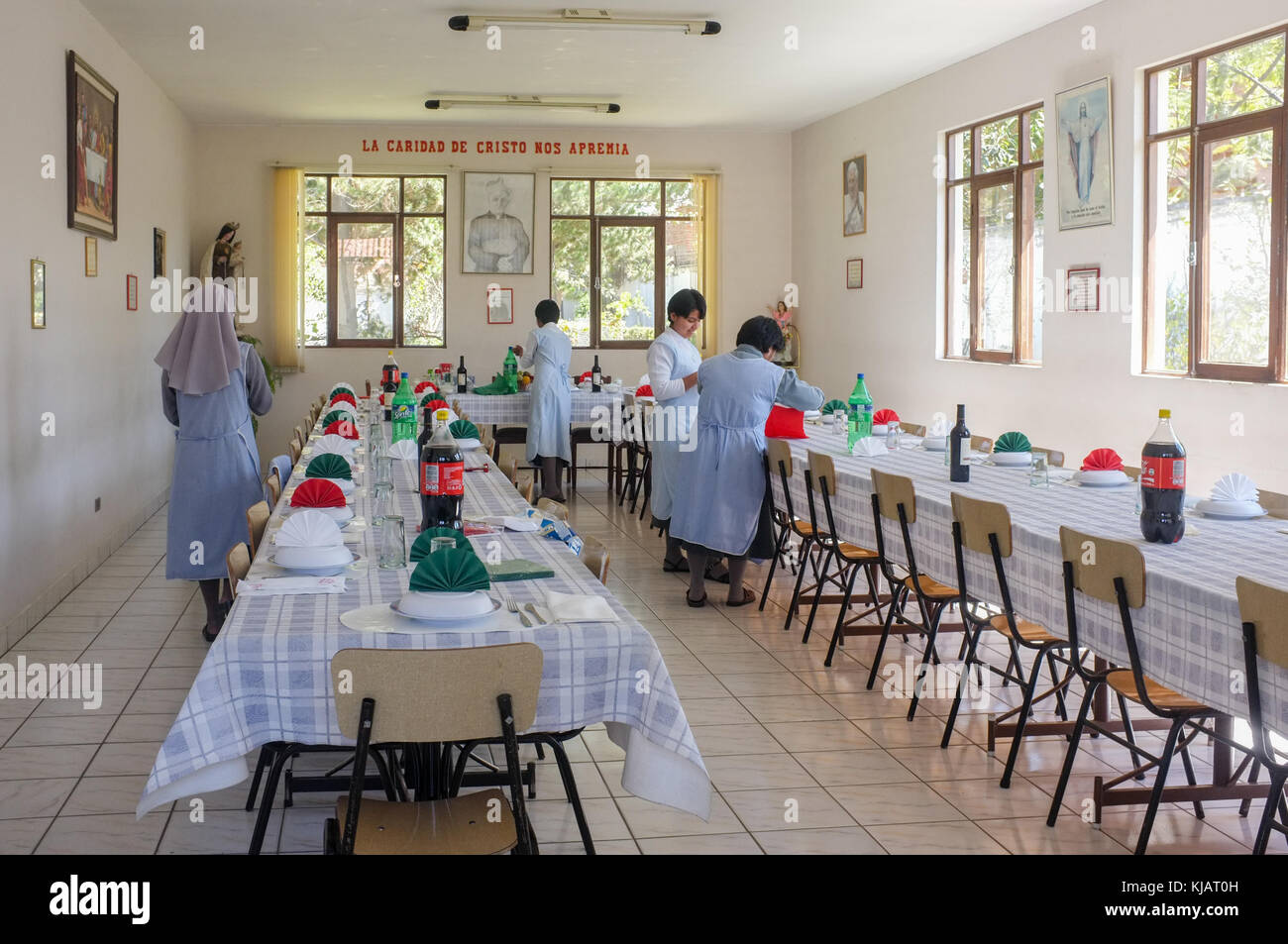 Nuns cooking hi-res stock photography and images - Alamy