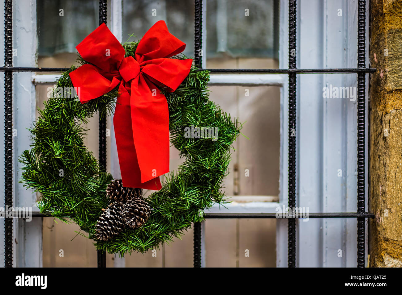 A wreath decorating a window in northern Virginia Stock Photo - Alamy