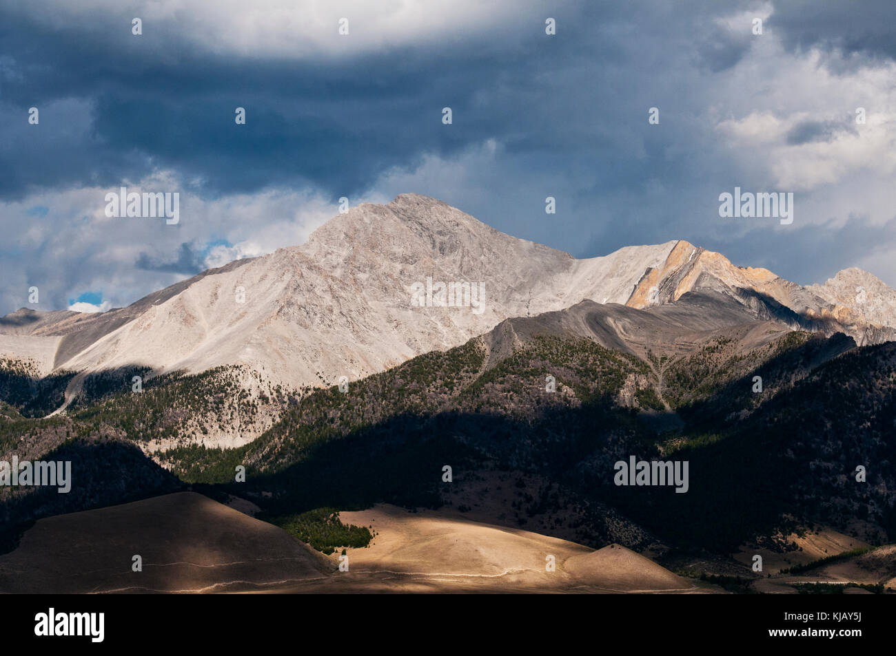 Borah peak earthquake fault line hi-res stock photography and images - Alamy