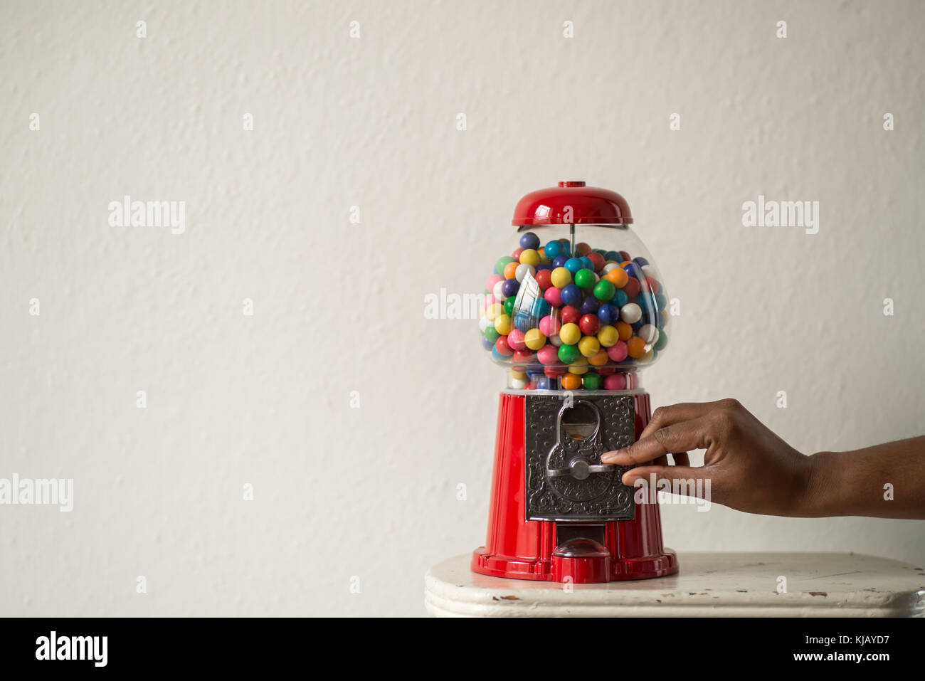 Bubble gum machine hi-res stock photography and images - Alamy