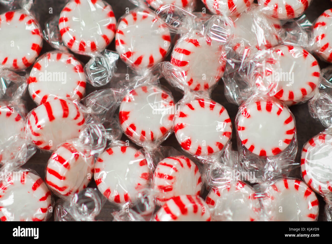 Wrapped candies hi-res stock photography and images - Alamy
