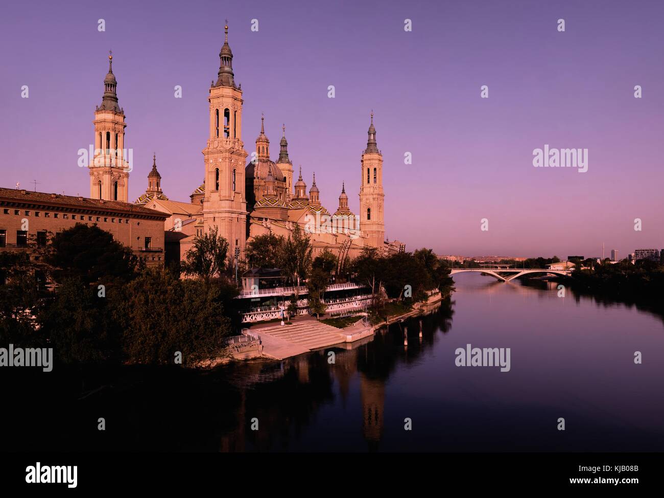 El pilar cathedral hi-res stock photography and images - Alamy