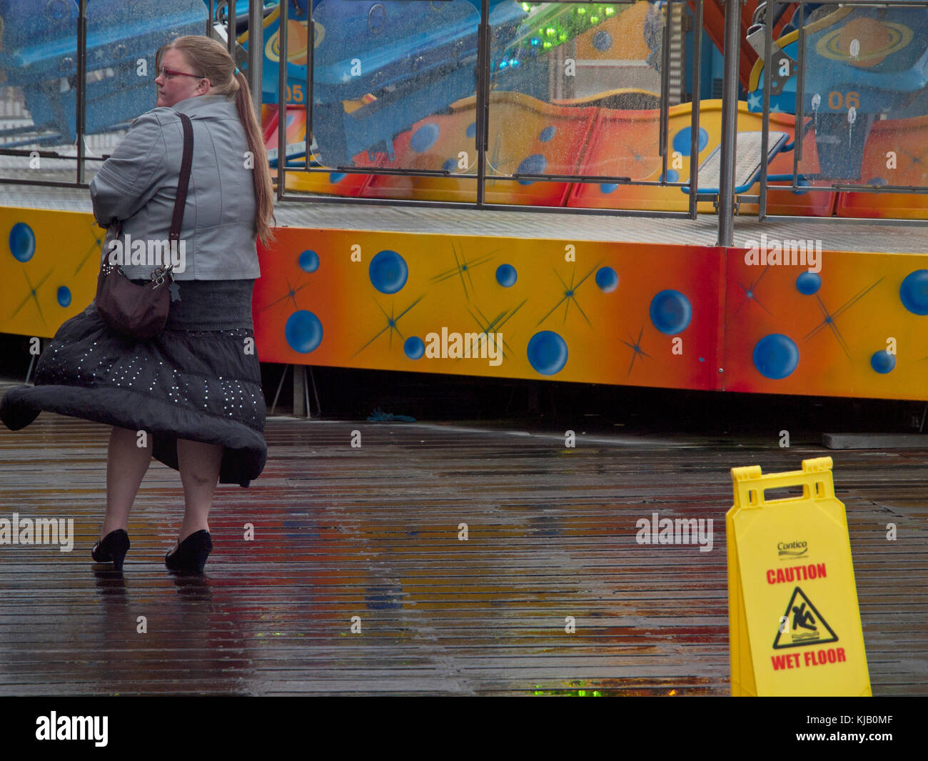 Caution wet floor uk hi-res stock photography and images - Alamy