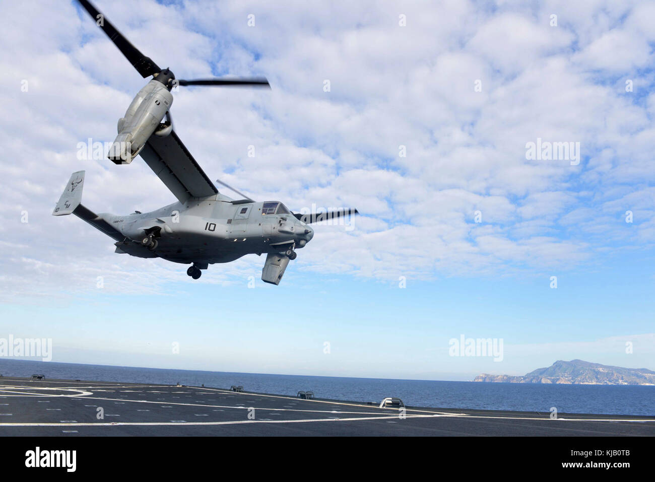 Marine medium tiltrotor squadron vmm 261 hi-res stock photography and ...