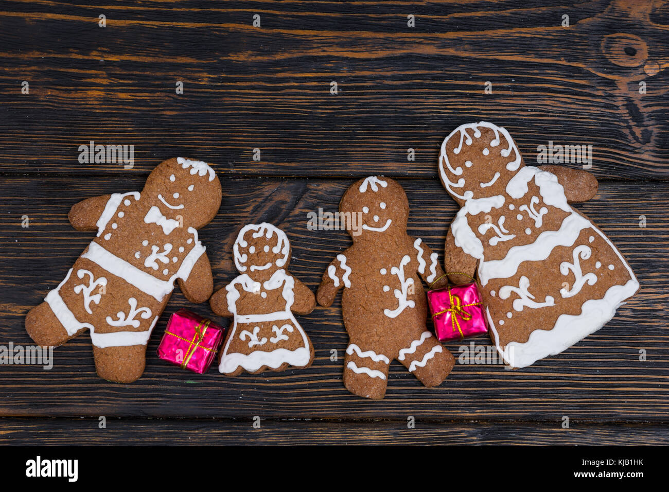 Gingerbread family hi-res stock photography and images - Alamy