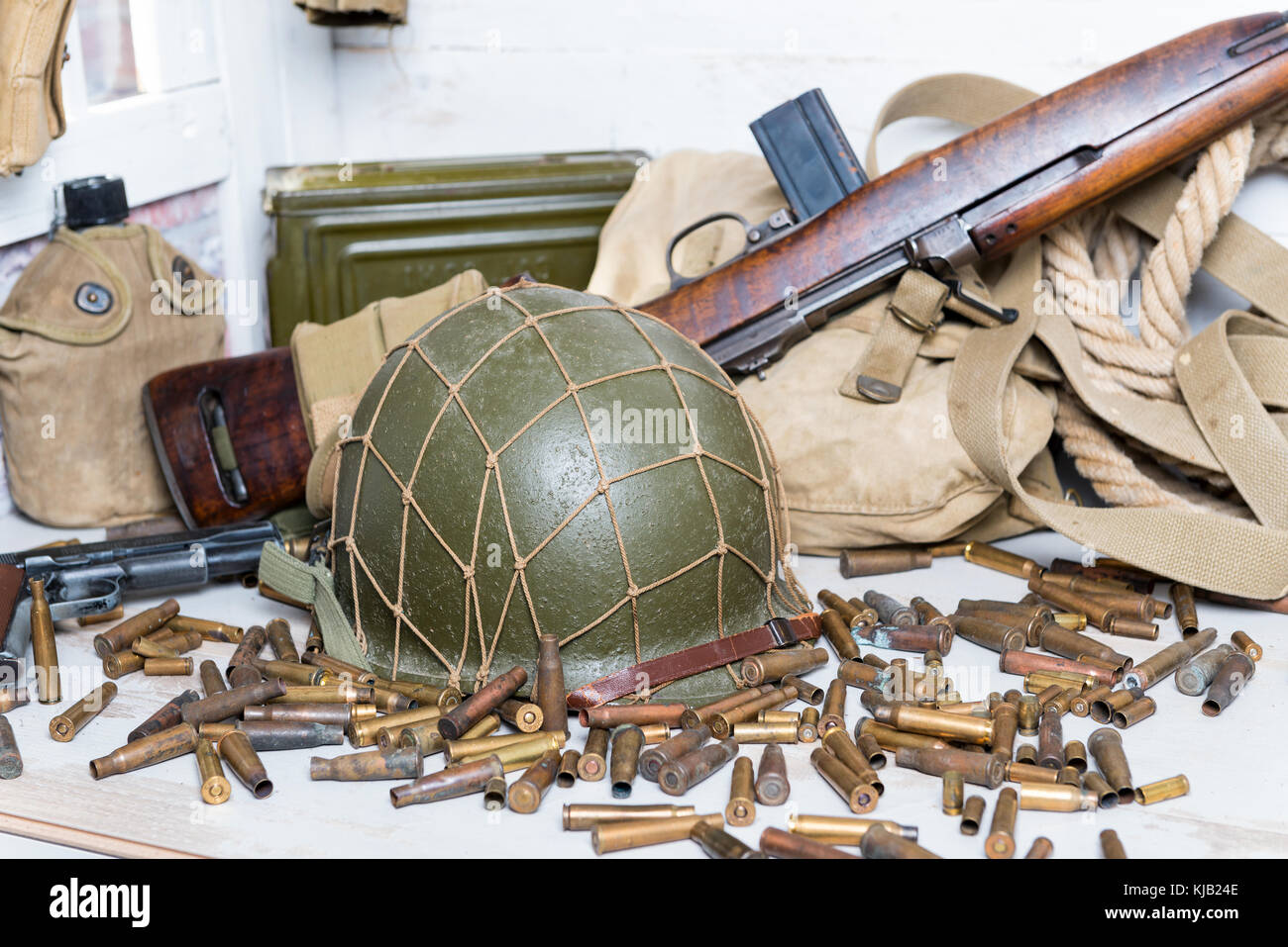 the U.S. military equipment and weapons of World War II Stock Photo - Alamy