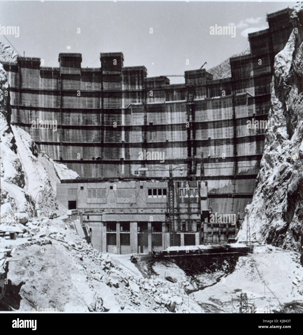 Dez dam under construction hi-res stock photography and images - Alamy