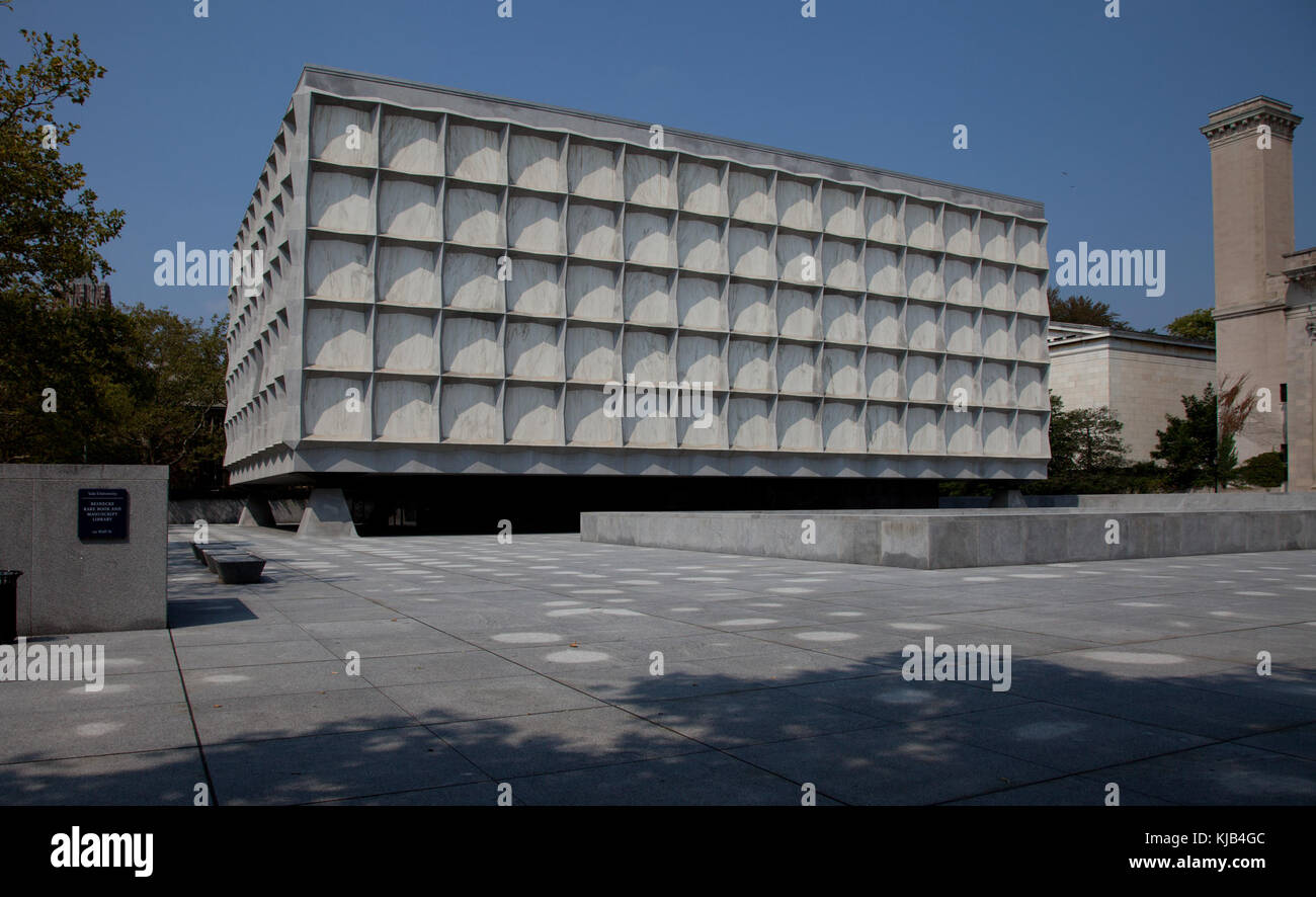 Beinecke library at yale hi-res stock photography and images - Alamy