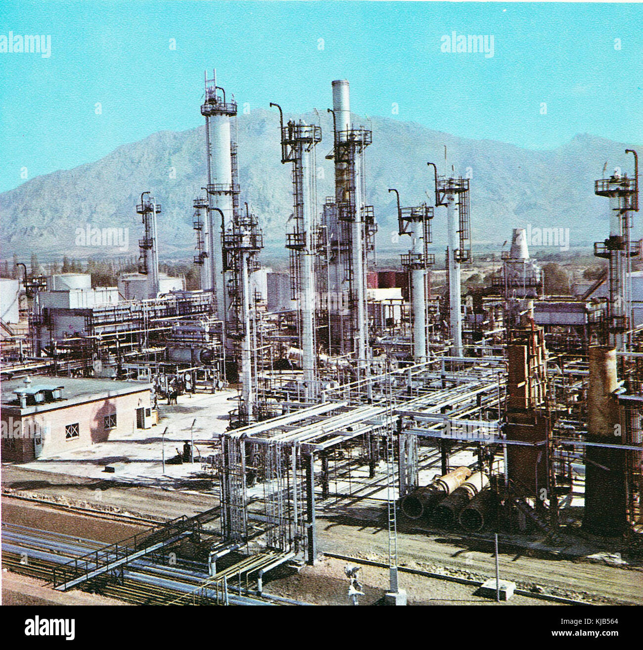 Iranian oil refinery hi-res stock photography and images - Alamy