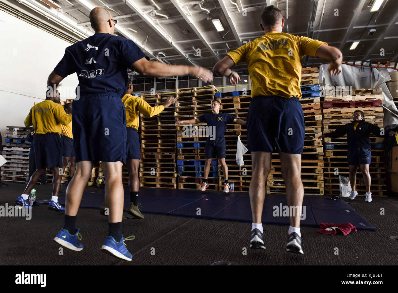 Military prt exercises hi-res stock photography and images - Alamy