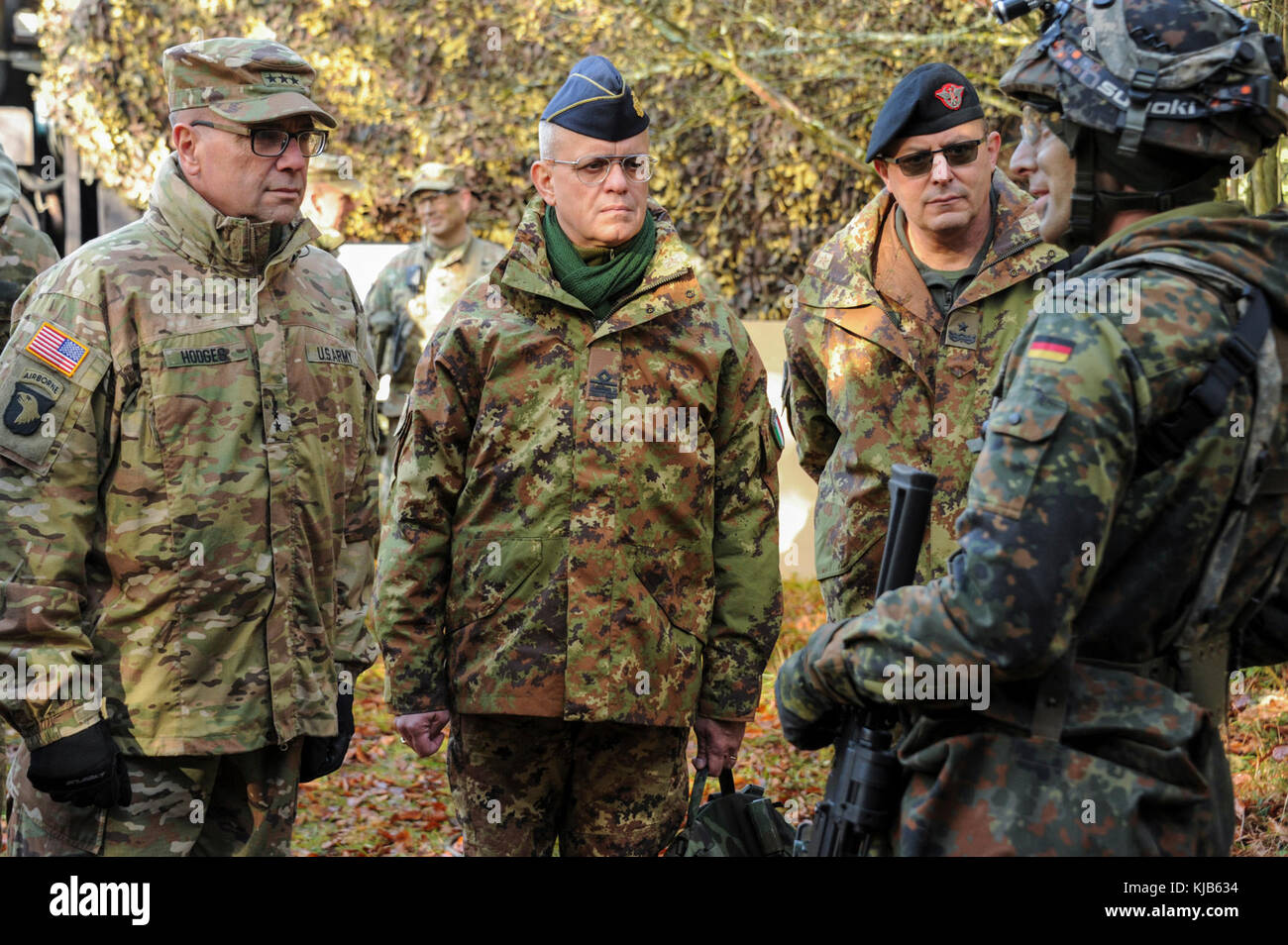 U.S. Army Lt. Gen. Ben Hodges, left, Commanding General of U.S. Army ...