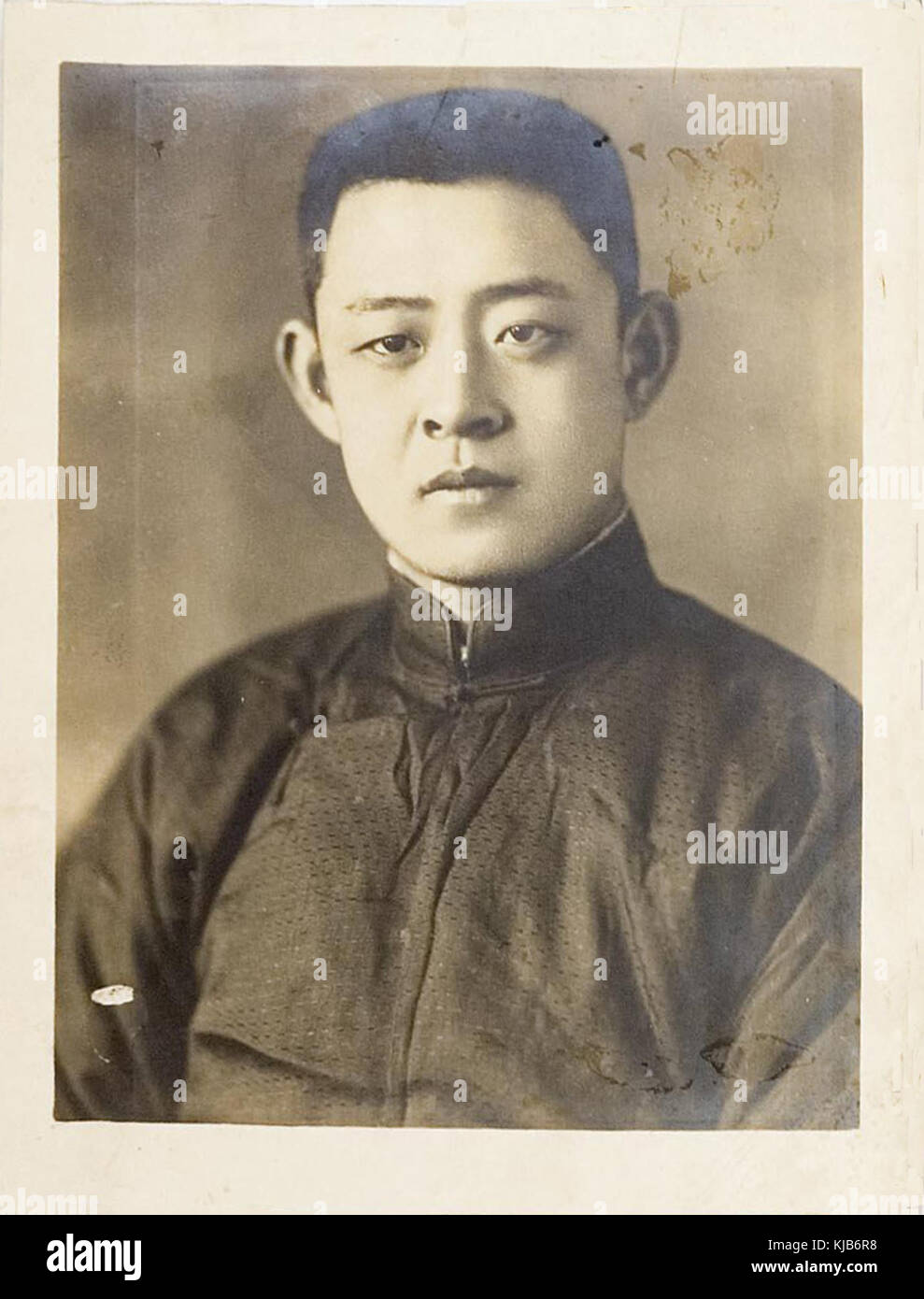 Du Jianshi is a well-known Chinese artist and calligrapher, recognized ...