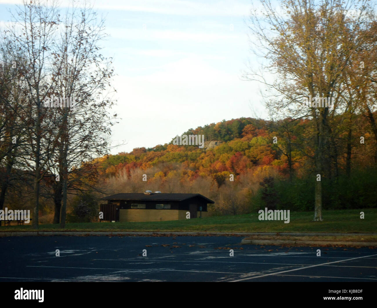 Gfp wisconsin governor dodge state park cabin and trees Stock Photo - Alamy
